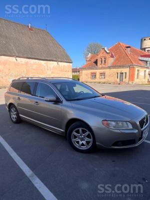 Grey Volvo V70 2007 in Bauska, with an engine capacity of 2.40 L and mileage of 311 thousand km for 3000 €, photo 6 on AUTOMOTO.COM.LV