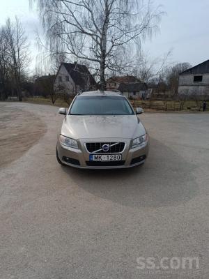 Pelēks Volvo V70 2007 Aizkraukle, ar dzinēja tilpumu 2.40 L un nobraukumu 365 tūkst. km par 3800 €, foto 3 vietnē AUTOMOTO.COM.LV