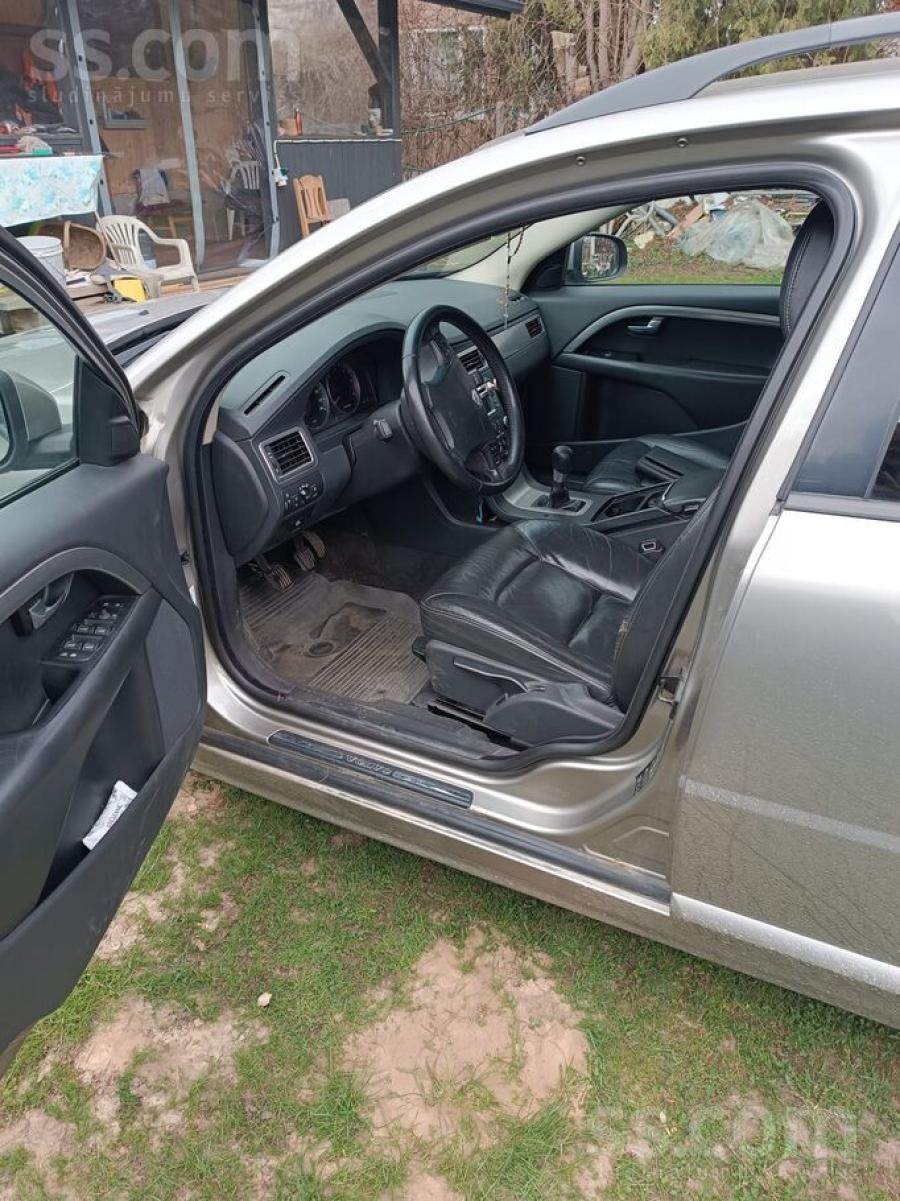 Pelēks Volvo V70 2007 Aizkraukle, ar dzinēja tilpumu 2.40 L un nobraukumu 365 tūkst. km par 3800 €, foto 6 vietnē AUTOMOTO.COM.LV