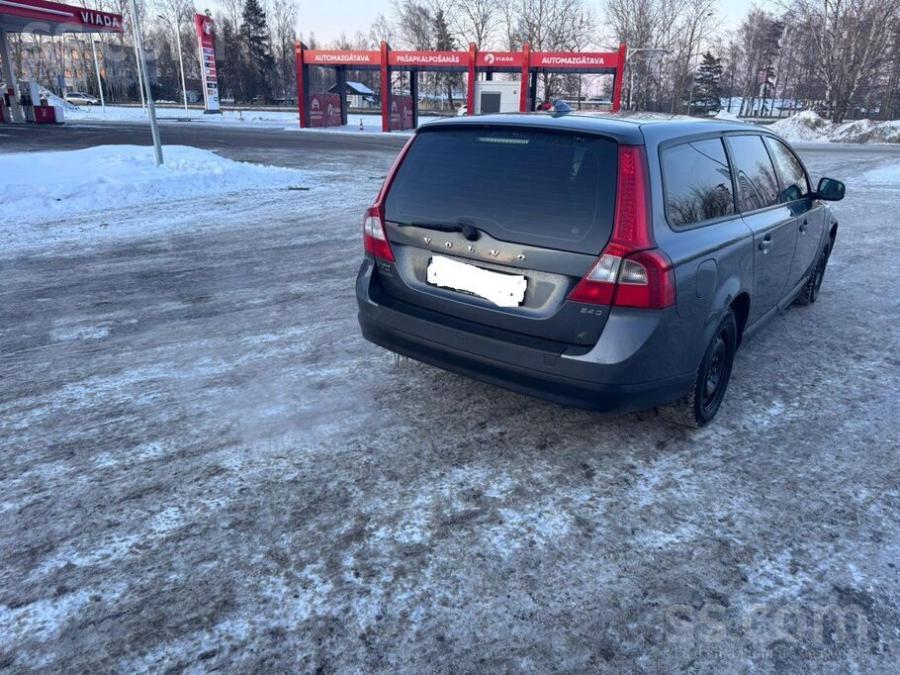 Серый Вольво В70 2007 в Рига, объемом двигателя 2.40 л и пробегом 359 тыс. км за 3700 €, фото 3 на AUTOMOTO.COM.LV