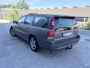 Pelēks Volvo V70 2007 Viļņa, ar dzinēja tilpumu 2.40 L un nobraukumu 365 tūkst. km par 1500 €, foto 4 vietnē AUTOMOTO.COM.LV