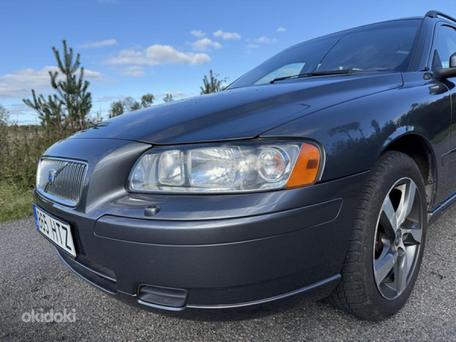 Pelēks Volvo V70 2007 Tallina, ar dzinēja tilpumu 2.40 L un nobraukumu 300 tūkst. km par 3250 €, foto 6 vietnē AUTOMOTO.COM.LV