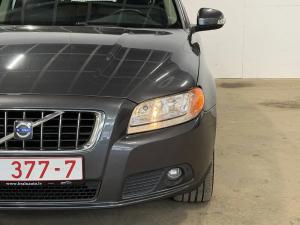 Grey Volvo V70 2007 in Jurmala, with an engine capacity of 2.40 L and mileage of 390 thousand km for 4450 €, photo 9 on AUTOMOTO.COM.LV