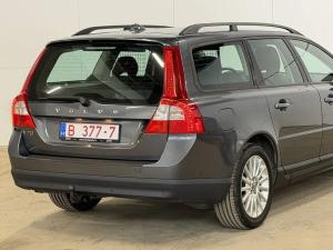 Grey Volvo V70 2007 in Jurmala, with an engine capacity of 2.40 L and mileage of 390 thousand km for 4450 €, photo 15 on AUTOMOTO.COM.LV