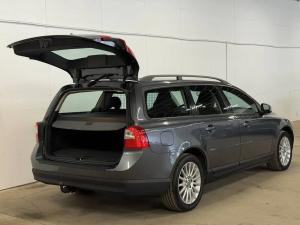 Grey Volvo V70 2007 in Jurmala, with an engine capacity of 2.40 L and mileage of 390 thousand km for 4450 €, photo 23 on AUTOMOTO.COM.LV