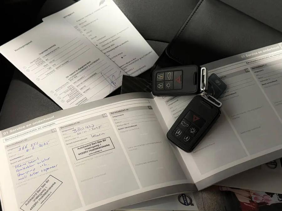 Grey Volvo V70 2007 in Jurmala, with an engine capacity of 2.40 L and mileage of 390 thousand km for 4450 €, photo 52 on AUTOMOTO.COM.LV