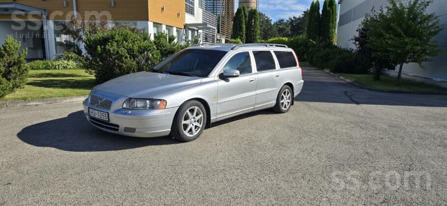 Grey Volvo V70 2007 in Riga, with an engine capacity of 2.40 L and mileage of 440 thousand km for 1600 €, photo 1 on AUTOMOTO.COM.LV