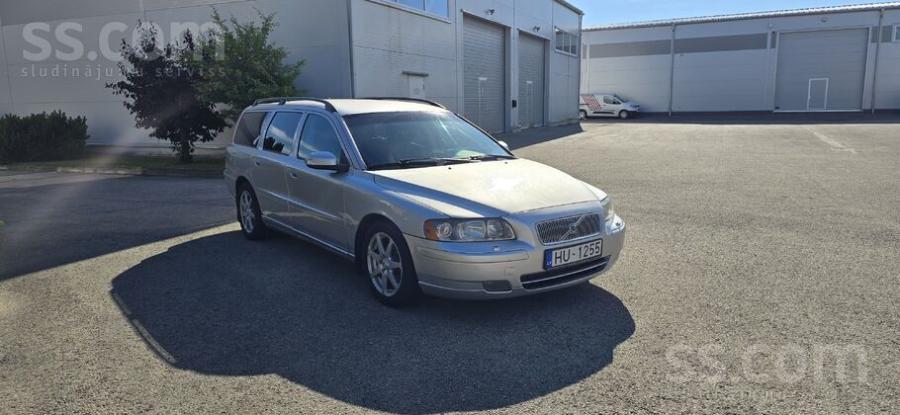 Grey Volvo V70 2007 in Riga, with an engine capacity of 2.40 L and mileage of 440 thousand km for 1600 €, photo 3 on AUTOMOTO.COM.LV