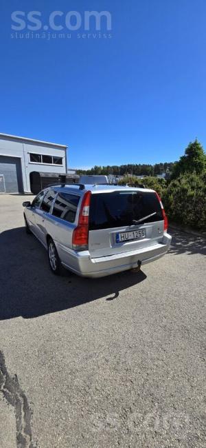 Grey Volvo V70 2007 in Riga, with an engine capacity of 2.40 L and mileage of 440 thousand km for 1600 €, photo 7 on AUTOMOTO.COM.LV