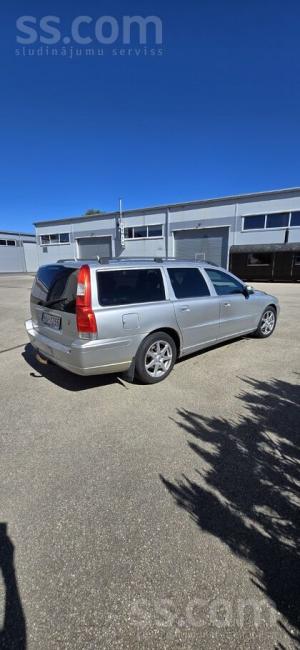 Grey Volvo V70 2007 in Riga, with an engine capacity of 2.40 L and mileage of 440 thousand km for 1600 €, photo 9 on AUTOMOTO.COM.LV