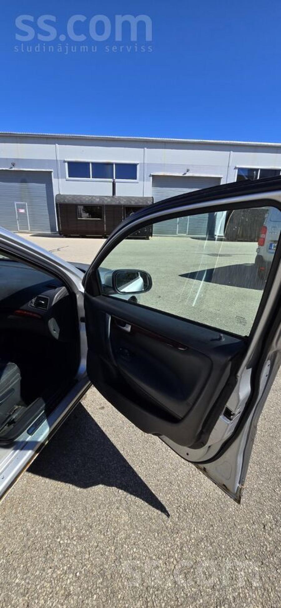 Grey Volvo V70 2007 in Riga, with an engine capacity of 2.40 L and mileage of 440 thousand km for 1600 €, photo 12 on AUTOMOTO.COM.LV