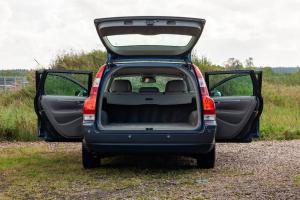 Pelēks Volvo V70 2007 Rīga, ar dzinēja tilpumu 2.40 L un nobraukumu 324 tūkst. km par 3495 €, foto 6 vietnē AUTOMOTO.COM.LV
