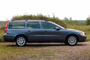 Pelēks Volvo V70 2007 Rīga, ar dzinēja tilpumu 2.40 L un nobraukumu 324 tūkst. km par 3495 €, foto 8 vietnē AUTOMOTO.COM.LV
