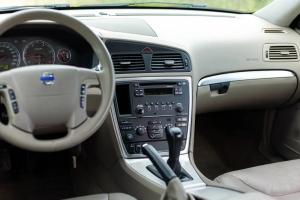 Pelēks Volvo V70 2007 Rīga, ar dzinēja tilpumu 2.40 L un nobraukumu 324 tūkst. km par 3495 €, foto 21 vietnē AUTOMOTO.COM.LV