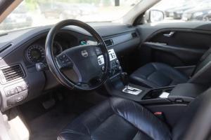 Pelēks Volvo V70 2007 Liepāja, ar dzinēja tilpumu 2.40 L un nobraukumu 378 tūkst. km par 4500 €, foto 12 vietnē AUTOMOTO.COM.LV