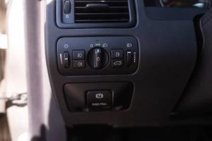 Pelēks Volvo V70 2007 Liepāja, ar dzinēja tilpumu 2.40 L un nobraukumu 378 tūkst. km par 4500 €, foto 16 vietnē AUTOMOTO.COM.LV