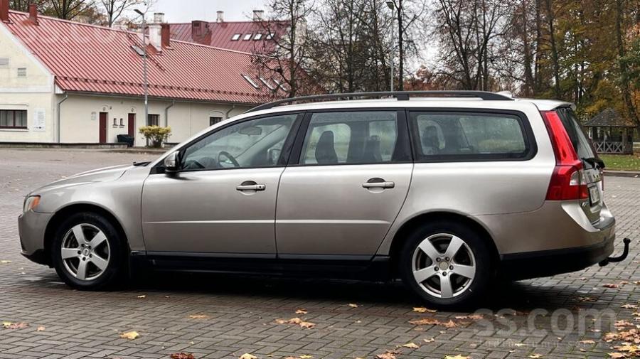 Pelēks Volvo V70 2007 Jelgava, ar dzinēja tilpumu 2.40 L un nobraukumu 273 tūkst. km par 2100 €, foto 5 vietnē AUTOMOTO.COM.LV