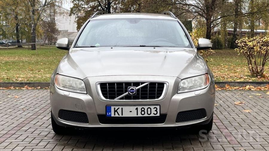 Pelēks Volvo V70 2007 Jelgava, ar dzinēja tilpumu 2.40 L un nobraukumu 273 tūkst. km par 2100 €, foto 7 vietnē AUTOMOTO.COM.LV