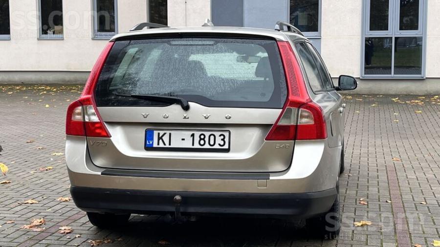 Pelēks Volvo V70 2007 Jelgava, ar dzinēja tilpumu 2.40 L un nobraukumu 273 tūkst. km par 2100 €, foto 9 vietnē AUTOMOTO.COM.LV