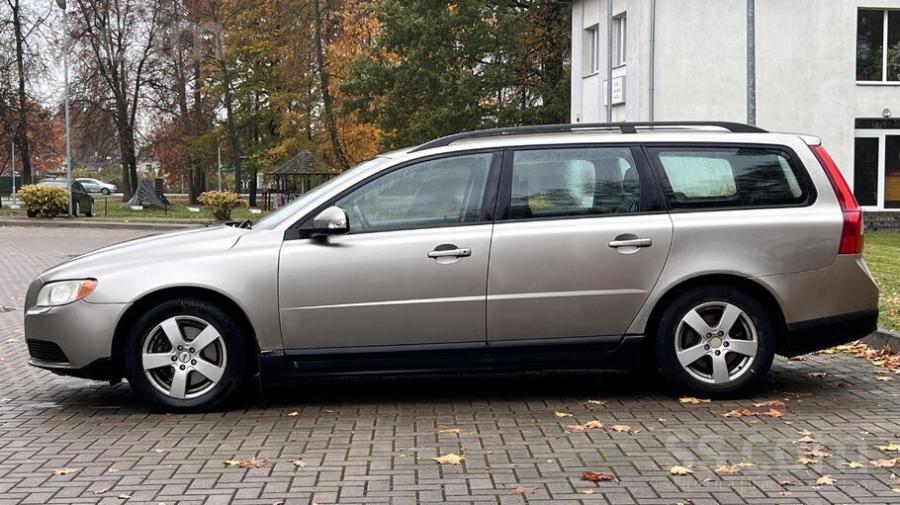Pelēks Volvo V70 2007 Jelgava, ar dzinēja tilpumu 2.40 L un nobraukumu 273 tūkst. km par 2100 €, foto 11 vietnē AUTOMOTO.COM.LV