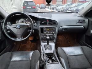 Grey Volvo V70 2007 in Riga, with an engine capacity of 2.40 L and mileage of 344 thousand km for 1690 €, photo 4 on AUTOMOTO.COM.LV