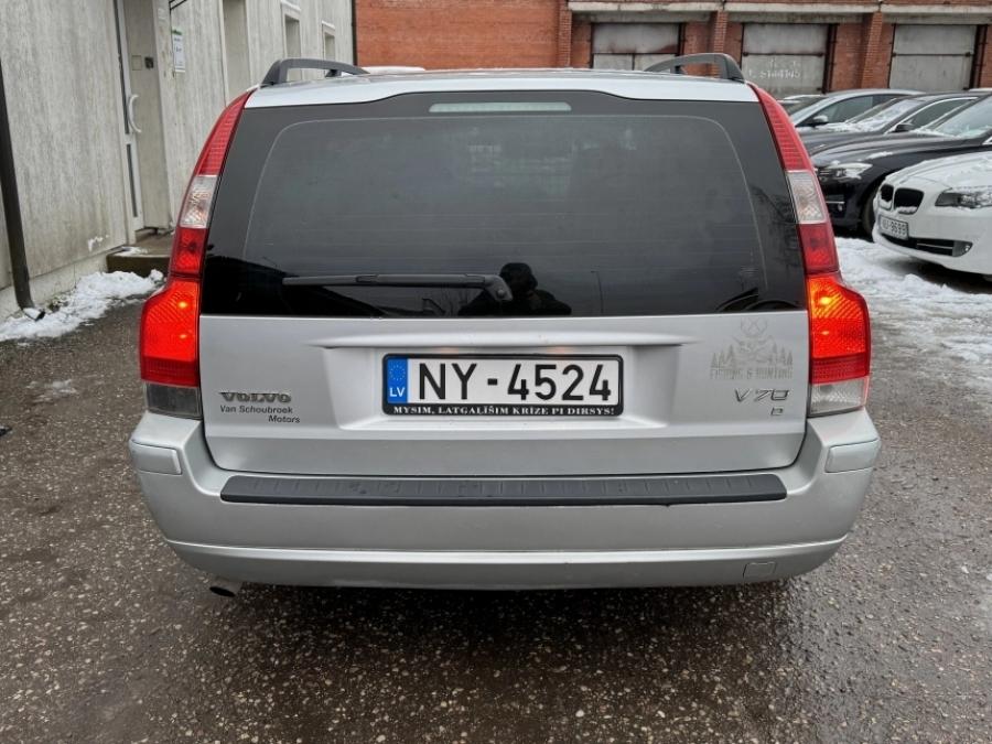 Grey Volvo V70 2007 in Riga, with an engine capacity of 2.40 L and mileage of 344 thousand km for 1690 €, photo 6 on AUTOMOTO.COM.LV