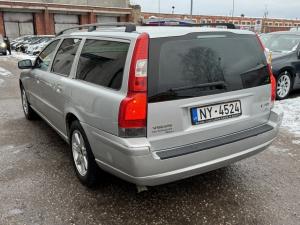 Grey Volvo V70 2007 in Riga, with an engine capacity of 2.40 L and mileage of 344 thousand km for 1690 €, photo 8 on AUTOMOTO.COM.LV