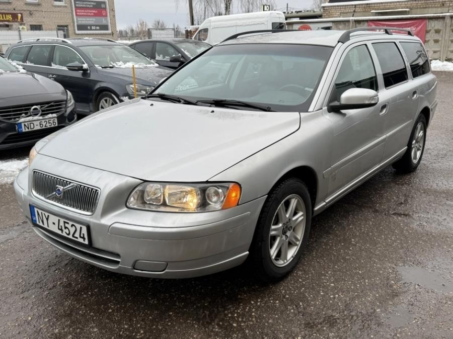 Grey Volvo V70 2007 in Riga, with an engine capacity of 2.40 L and mileage of 344 thousand km for 1690 €, photo 9 on AUTOMOTO.COM.LV