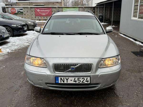 Серый Вольво В70 2007 в Рига, объемом двигателя 2.40 л и пробегом 344 тыс. км за 1690 €, фото 9 на AUTOMOTO.COM.LV