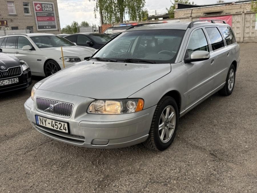 Grey Volvo V70 2007 in Riga, with an engine capacity of 2.40 L and mileage of 344 thousand km for 1690 €, photo 15 on AUTOMOTO.COM.LV