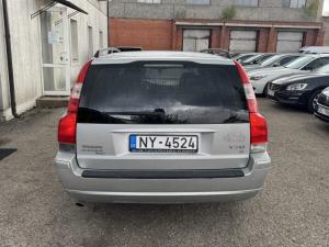 Grey Volvo V70 2007 in Riga, with an engine capacity of 2.40 L and mileage of 344 thousand km for 1690 €, photo 21 on AUTOMOTO.COM.LV
