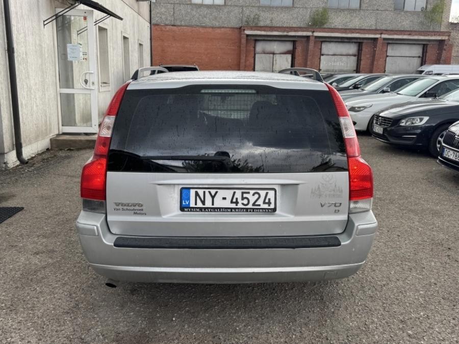 Grey Volvo V70 2007 in Riga, with an engine capacity of 2.40 L and mileage of 344 thousand km for 1690 €, photo 21 on AUTOMOTO.COM.LV