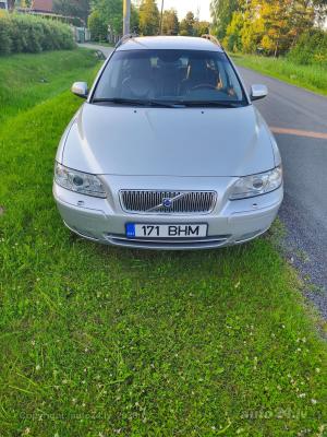 Pelēks Volvo V70 2007 Pērnava, ar dzinēja tilpumu 2.40 L un nobraukumu 193 tūkst. km par 4990 €, foto  vietnē AUTOMOTO.COM.LV