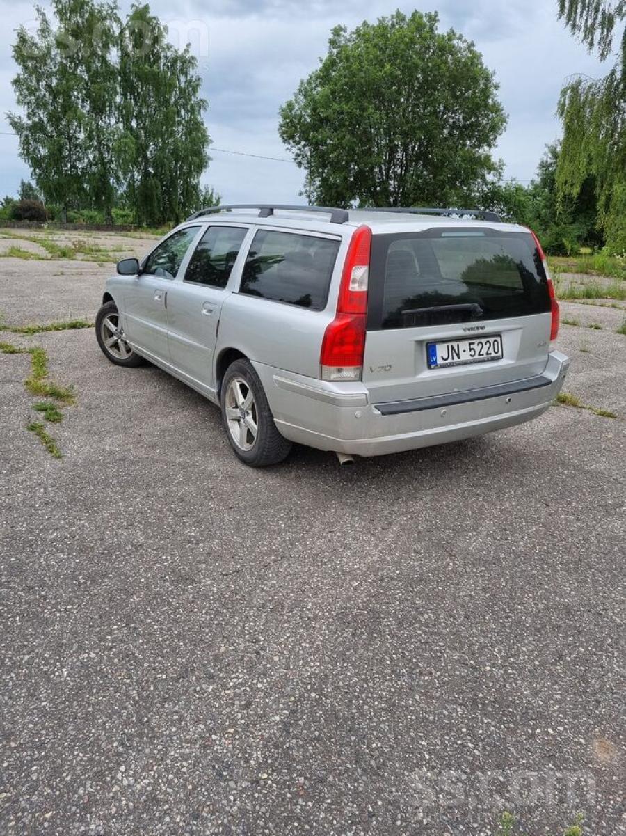 Grey Volvo V70 2007 in Riga, with an engine capacity of 2.40 L and mileage of 333 thousand km for 1600 €, photo 5 on AUTOMOTO.COM.LV