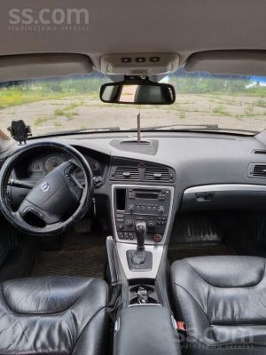 Grey Volvo V70 2007 in Riga, with an engine capacity of 2.40 L and mileage of 333 thousand km for 1600 €, photo 6 on AUTOMOTO.COM.LV