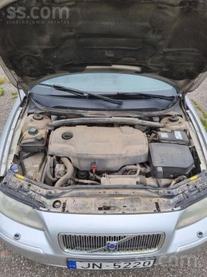 Grey Volvo V70 2007 in Riga, with an engine capacity of 2.40 L and mileage of 333 thousand km for 1600 €, photo 9 on AUTOMOTO.COM.LV