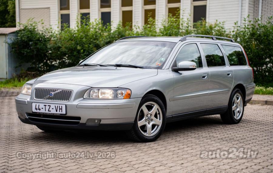 Grey Volvo V70 2007 in Paide, with an engine capacity of 2.40 L and mileage of 425 thousand km for 3490 €, photo 1 on AUTOMOTO.COM.LV