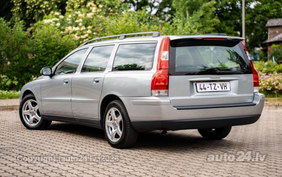 Grey Volvo V70 2007 in Paide, with an engine capacity of 2.40 L and mileage of 425 thousand km for 3490 €, photo 5 on AUTOMOTO.COM.LV