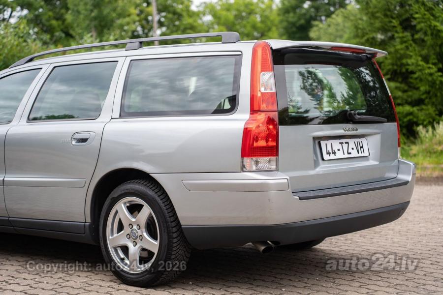 Grey Volvo V70 2007 in Paide, with an engine capacity of 2.40 L and mileage of 425 thousand km for 3490 €, photo 7 on AUTOMOTO.COM.LV