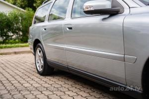 Grey Volvo V70 2007 in Paide, with an engine capacity of 2.40 L and mileage of 425 thousand km for 3490 €, photo 10 on AUTOMOTO.COM.LV