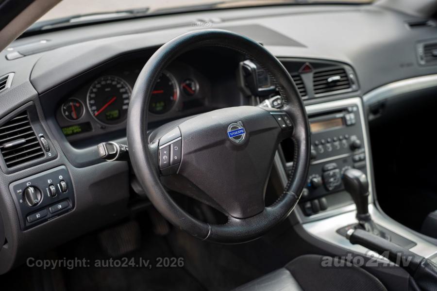 Grey Volvo V70 2007 in Paide, with an engine capacity of 2.40 L and mileage of 425 thousand km for 3490 €, photo 27 on AUTOMOTO.COM.LV