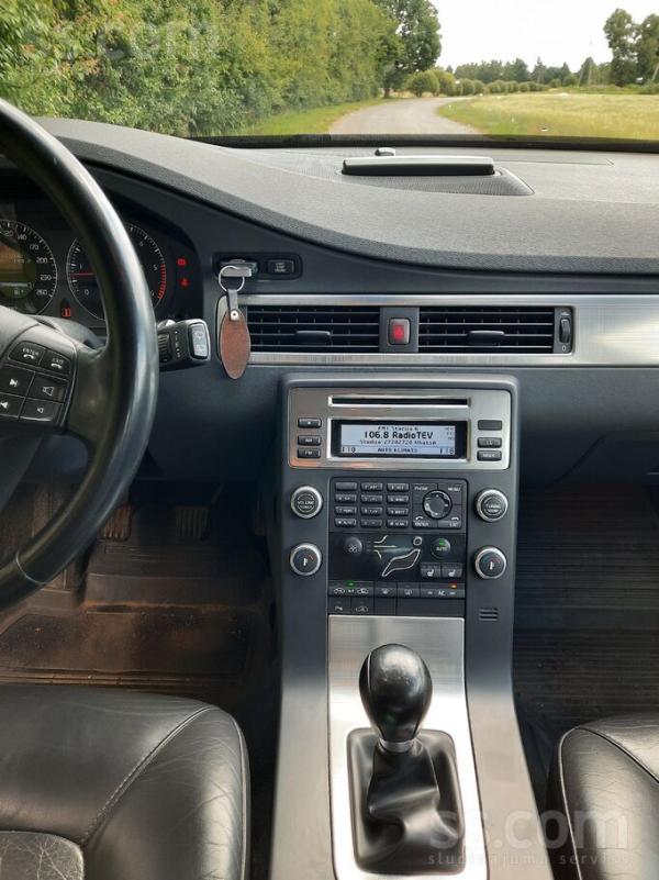 Pelēks Volvo V70 2007 Ogre, ar dzinēja tilpumu 2.40 L un nobraukumu 363 tūkst. km par 3150 €, foto 6 vietnē AUTOMOTO.COM.LV