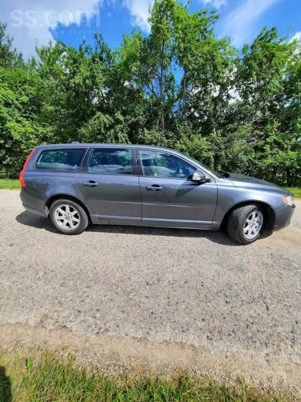 Pelēks Volvo V70 2007 Ogre, ar dzinēja tilpumu 2.40 L un nobraukumu 363 tūkst. km par 3150 €, foto 8 vietnē AUTOMOTO.COM.LV