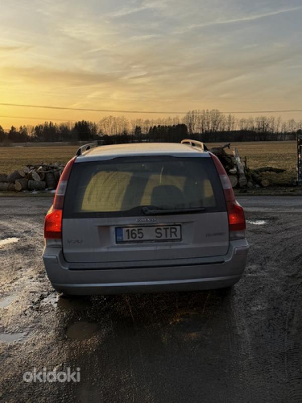 Grey Volvo V70 2007 in Haapsalu, with an engine capacity of 2.40 L and mileage of 0 thousand km for 2500 €, photo 4 on AUTOMOTO.COM.LV