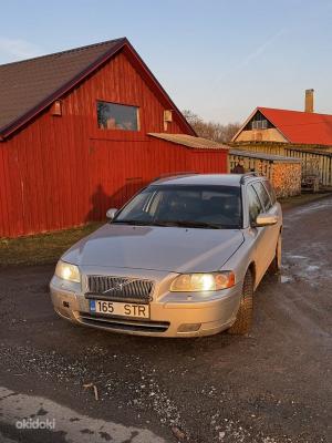 Grey Volvo V70 2007 in Haapsalu, with an engine capacity of 2.40 L and mileage of 0 thousand km for 2500 €, photo 11 on AUTOMOTO.COM.LV