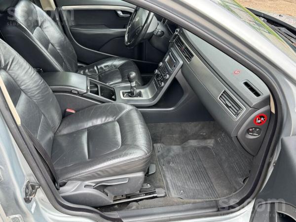 Grey Volvo V70 2007 in Riga, with an engine capacity of 2.40 L and mileage of 347 thousand km for 1950 €, photo 6 on AUTOMOTO.COM.LV