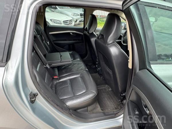 Grey Volvo V70 2007 in Riga, with an engine capacity of 2.40 L and mileage of 347 thousand km for 1950 €, photo 8 on AUTOMOTO.COM.LV