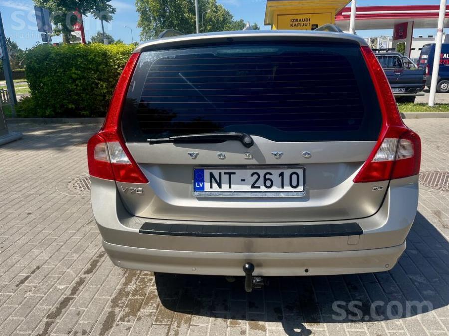 Grey Volvo V70 2007 in Jelgava, with an engine capacity of 2.40 L and mileage of 291 thousand km for 3700 €, photo 4 on AUTOMOTO.COM.LV