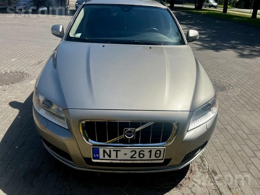 Grey Volvo V70 2007 in Jelgava, with an engine capacity of 2.40 L and mileage of 291 thousand km for 3700 €, photo 5 on AUTOMOTO.COM.LV