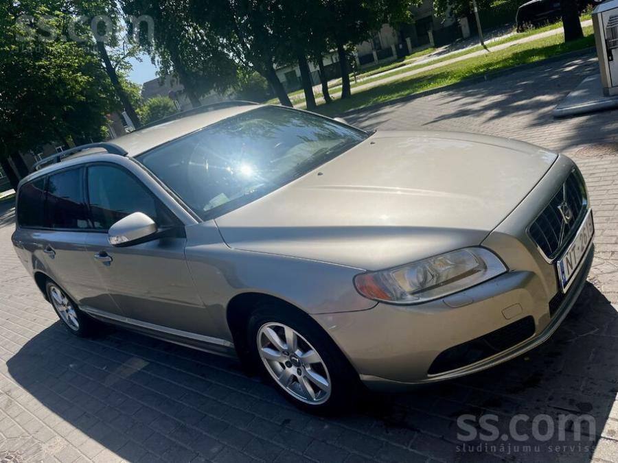 Grey Volvo V70 2007 in Jelgava, with an engine capacity of 2.40 L and mileage of 291 thousand km for 3700 €, photo 6 on AUTOMOTO.COM.LV
